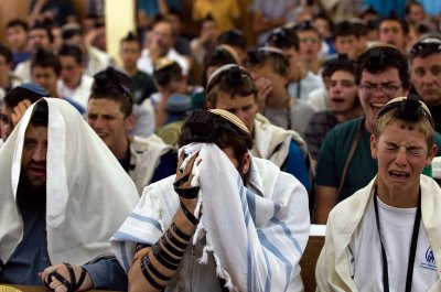 Parshas Ki Sisa - 13+13=1 - Cross-Currents